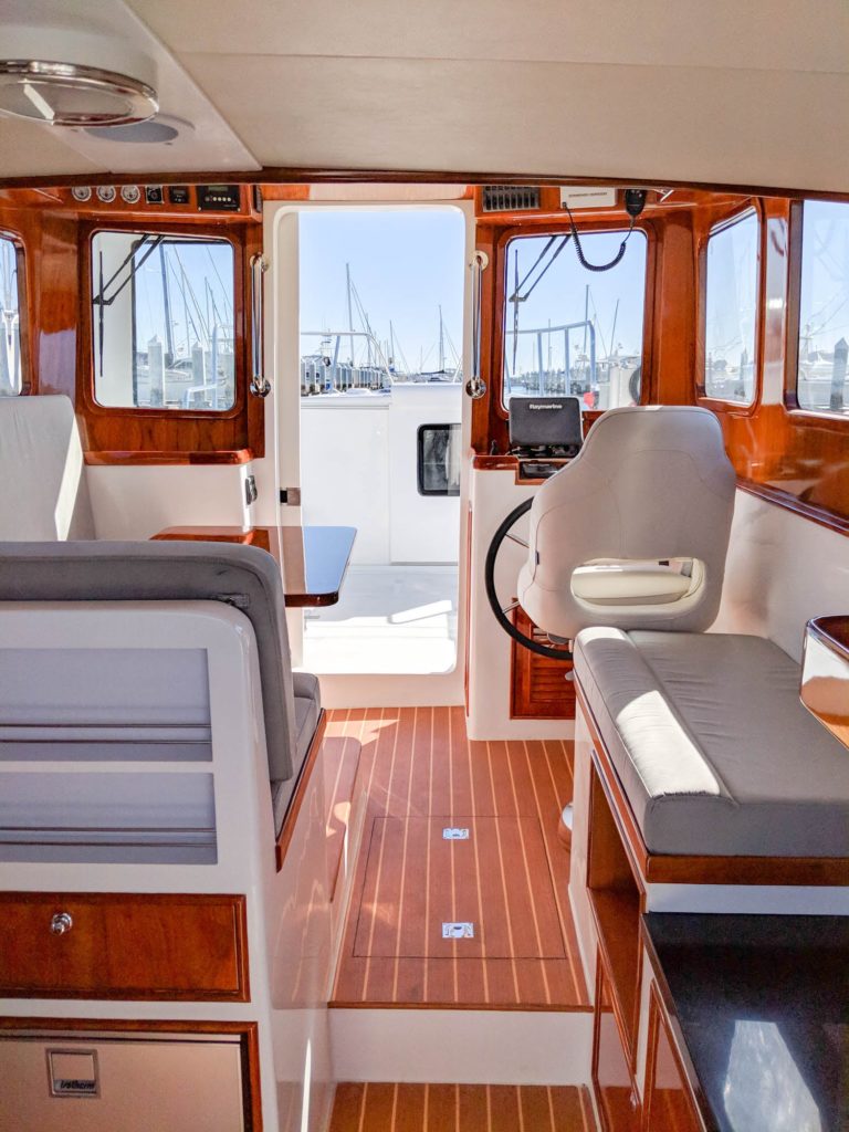 SeaPiper 35 - Modern Compact Trawler - SeaPiper
